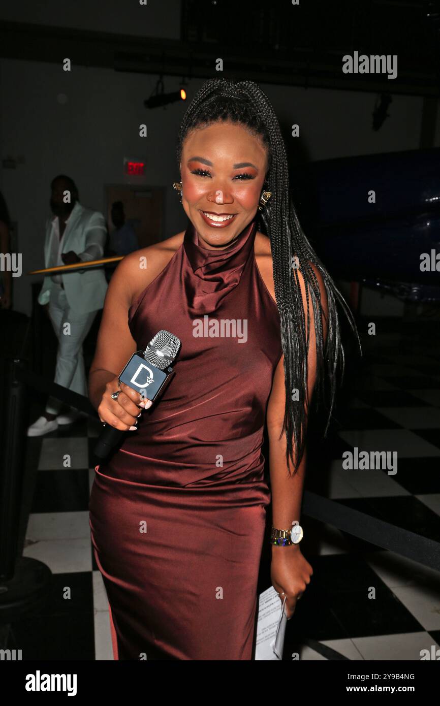 DALLAS, TX, USA - OCTOBER 3, 2024. Erin Hunter, WFAA TV host and MC ...