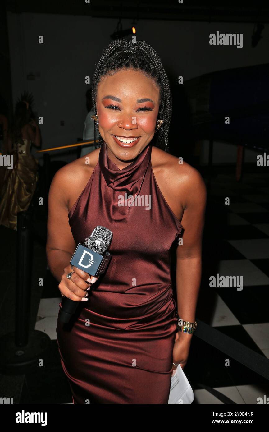 DALLAS, TX, USA - OCTOBER 3, 2024. Erin Hunter, WFAA TV host and MC ...