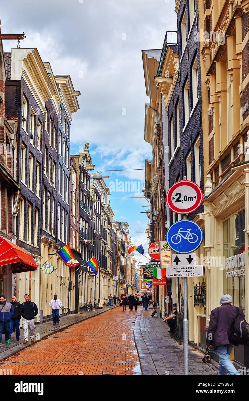 Cafe restaurant ancient amsterdam dam square hi-res stock photography ...