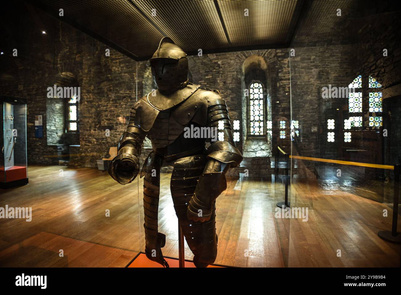 Medieval armor hi-res stock photography and images - Alamy