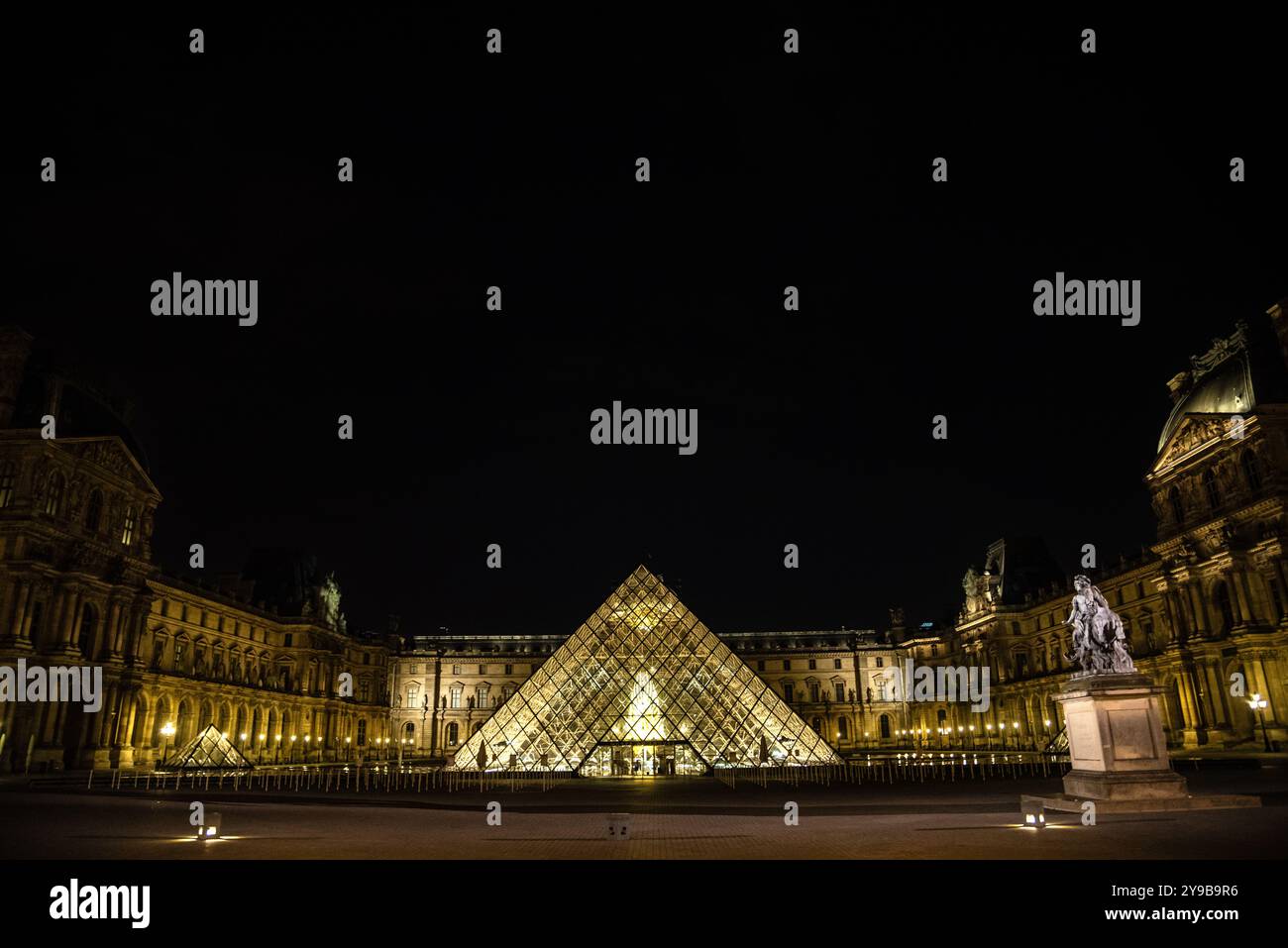 Louvre Museum Courtyard with Glass Pyramid at Night - Paris, France ...