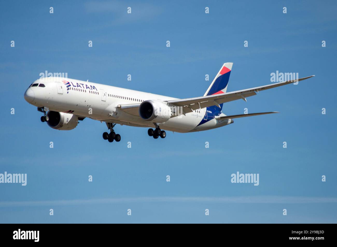 Boeing 787 airliner of the LATAN Chile airline landing at Madrid ...