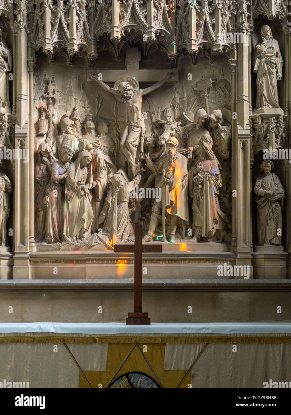 English perpendicular gothic hi-res stock photography and images - Alamy