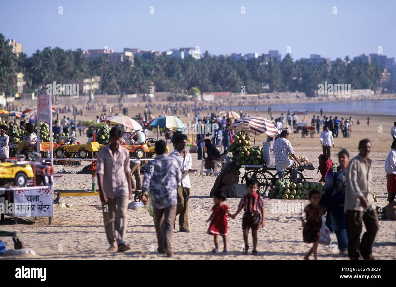 India, Mumbai (Bombay), Juhu beach is about 25km North from the gateway ...