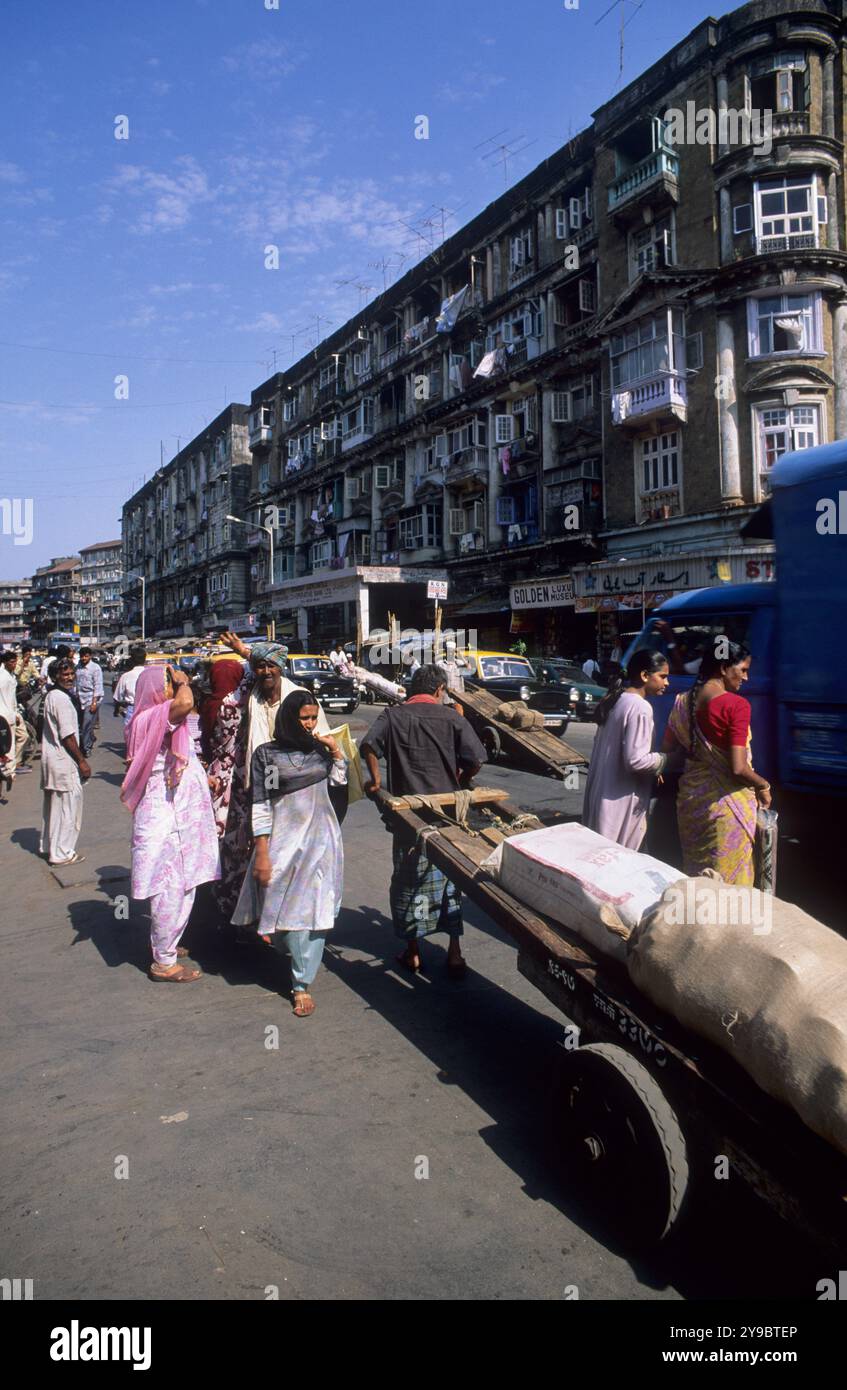 India, Mumbai, Bombay, Street scene in downtown Mumbai Stock Photo - Alamy