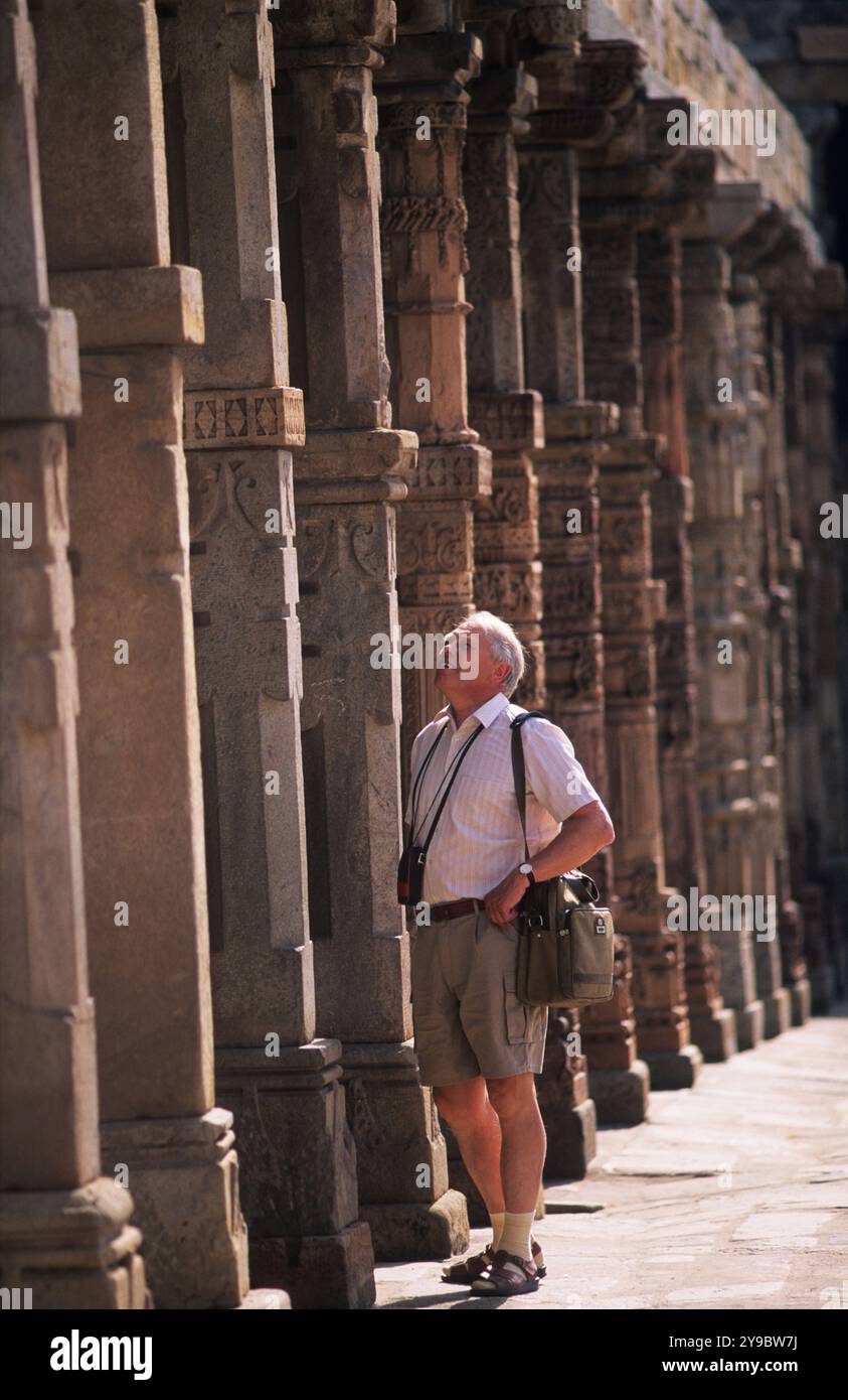 India, Delhi, pillars of the Quwwat-ul-Islam Masjid, India's first ...