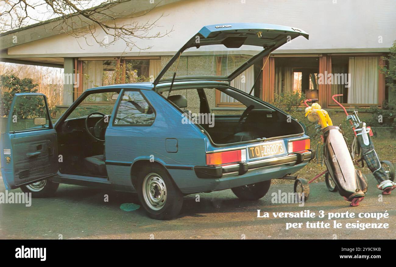 Hyundai Pony - Vintage press car advertising Stock Photo - Alamy