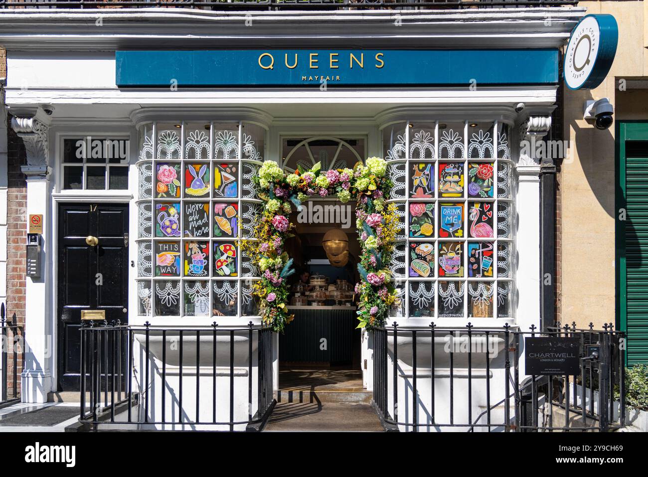 Queens of Mayfair, Queens Street, London England UK Stock Photo - Alamy