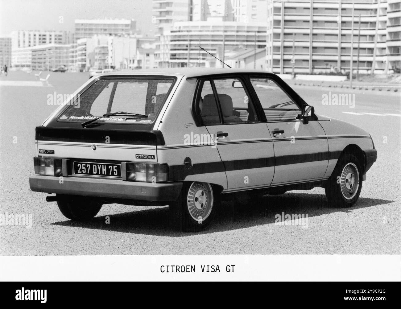 VISA GT 1982 - Vintage press car advertising Stock Photo - Alamy