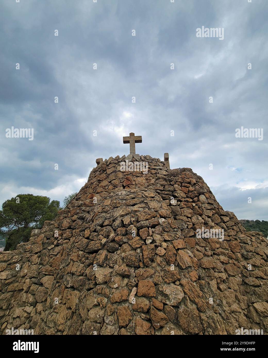 Cross of gaudi hi-res stock photography and images - Alamy