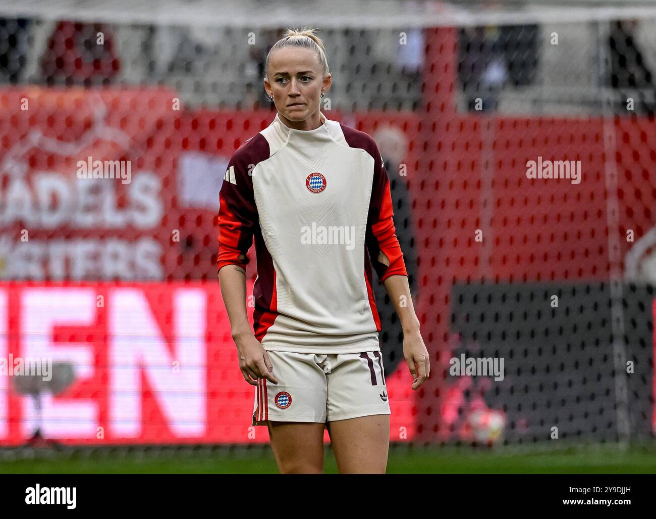 Lea Schueller (FC Bayern Muenchen Frauen, #11). GER, FC Bayern Muenchen ...
