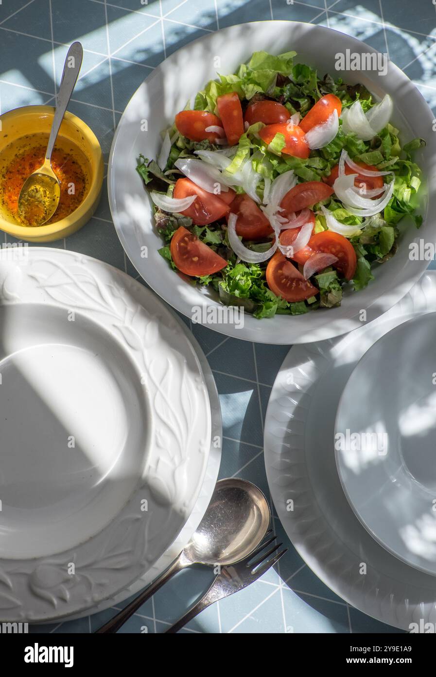 Plates healthy vegetable salad hi-res stock photography and images - Alamy