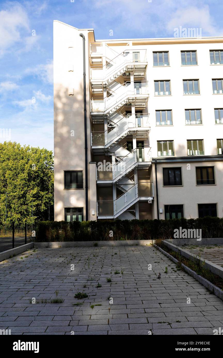 Prora ist ein Ortsteil der Gemeinde Binz auf Rügen. Er liegt direkt an ...