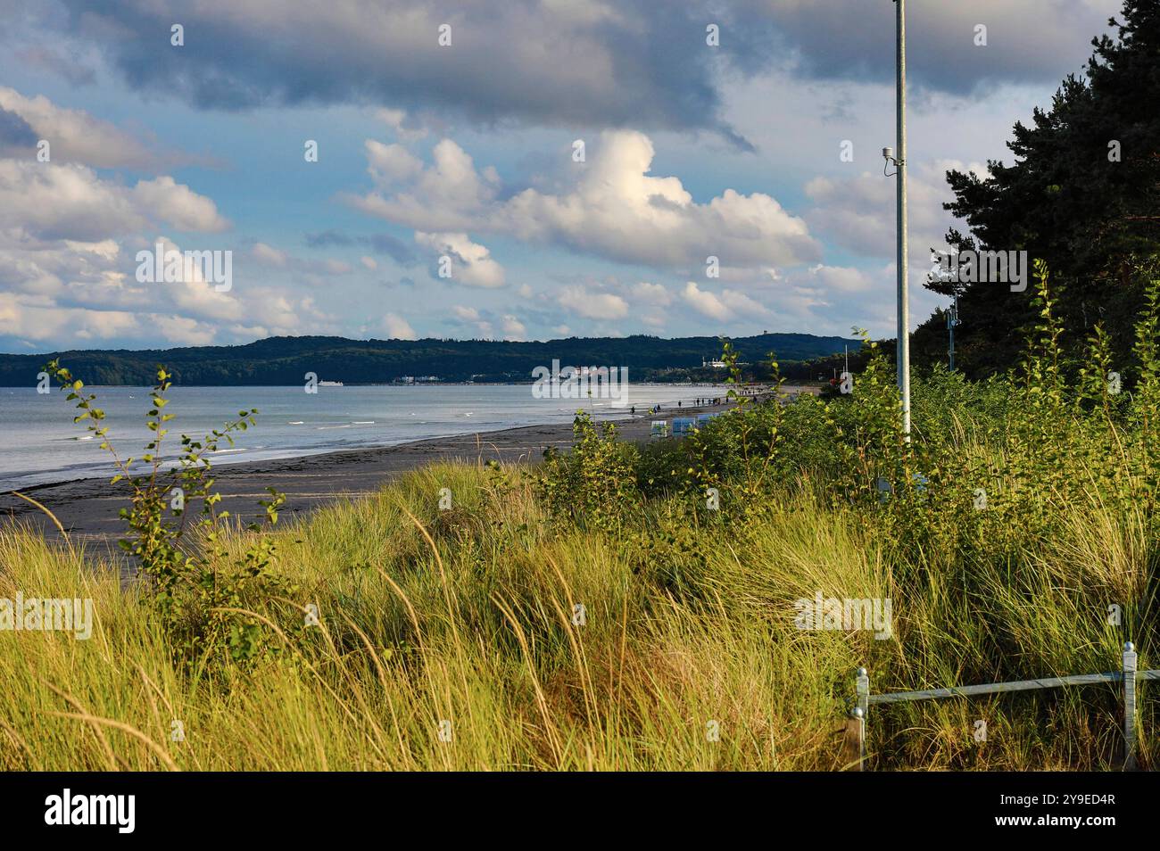 Strand - Prora ist ein Ortsteil der Gemeinde Binz auf Rügen. Er liegt ...