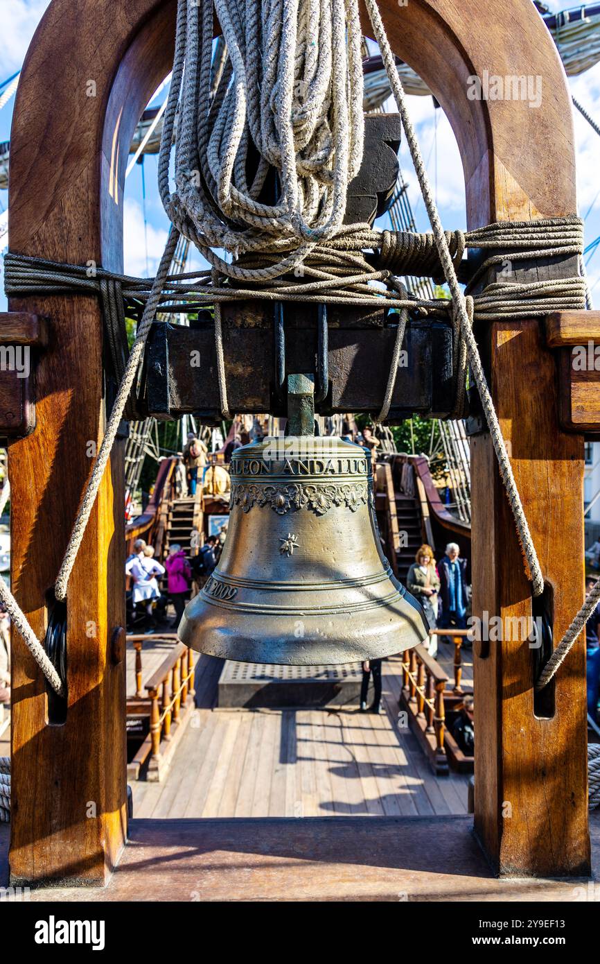 Galleon 16th century hi-res stock photography and images - Alamy