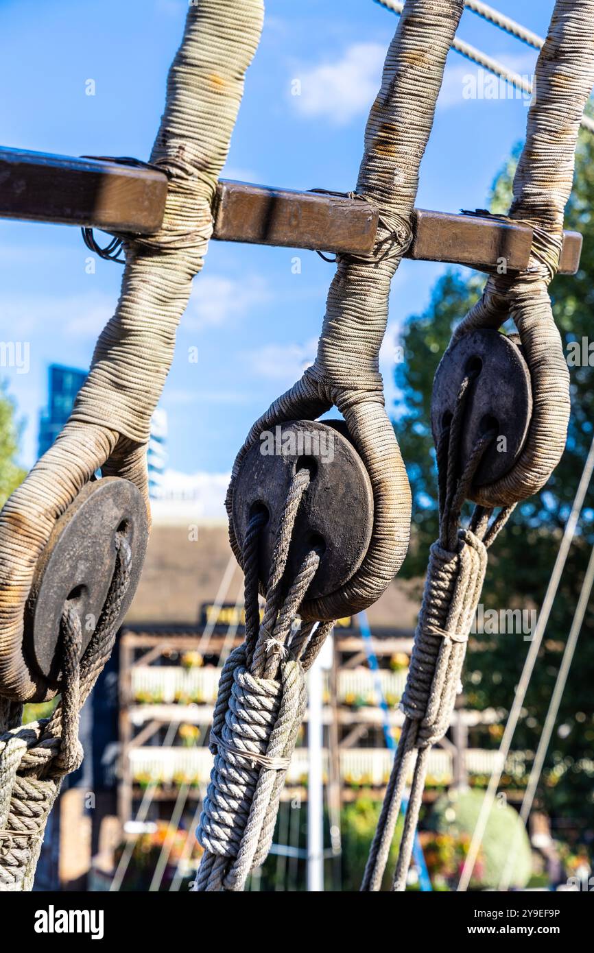 Galleon 16th century hi-res stock photography and images - Alamy