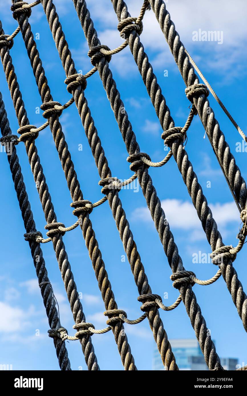Galleon on the docks hi-res stock photography and images - Alamy