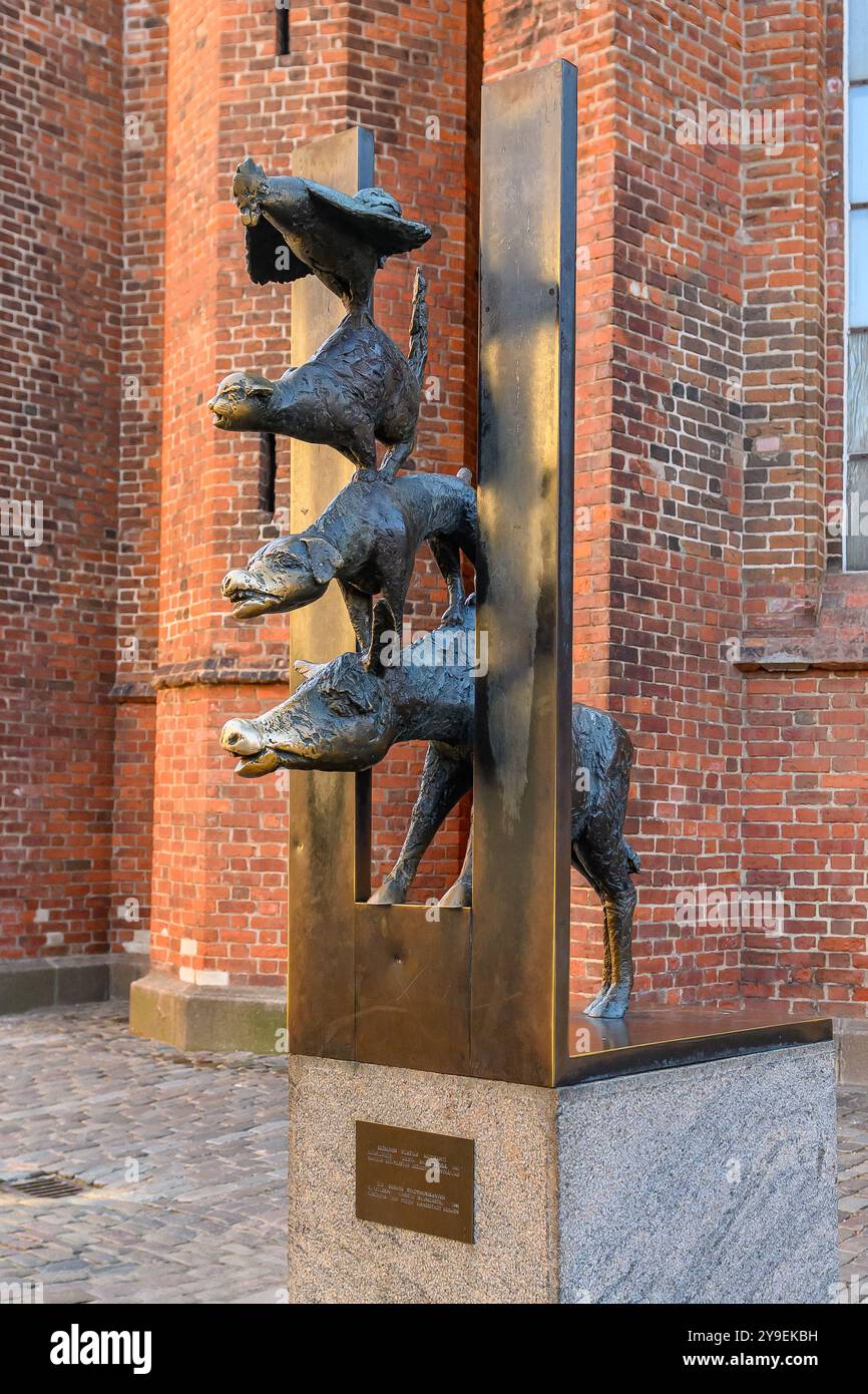 Four aging animals hi-res stock photography and images - Alamy