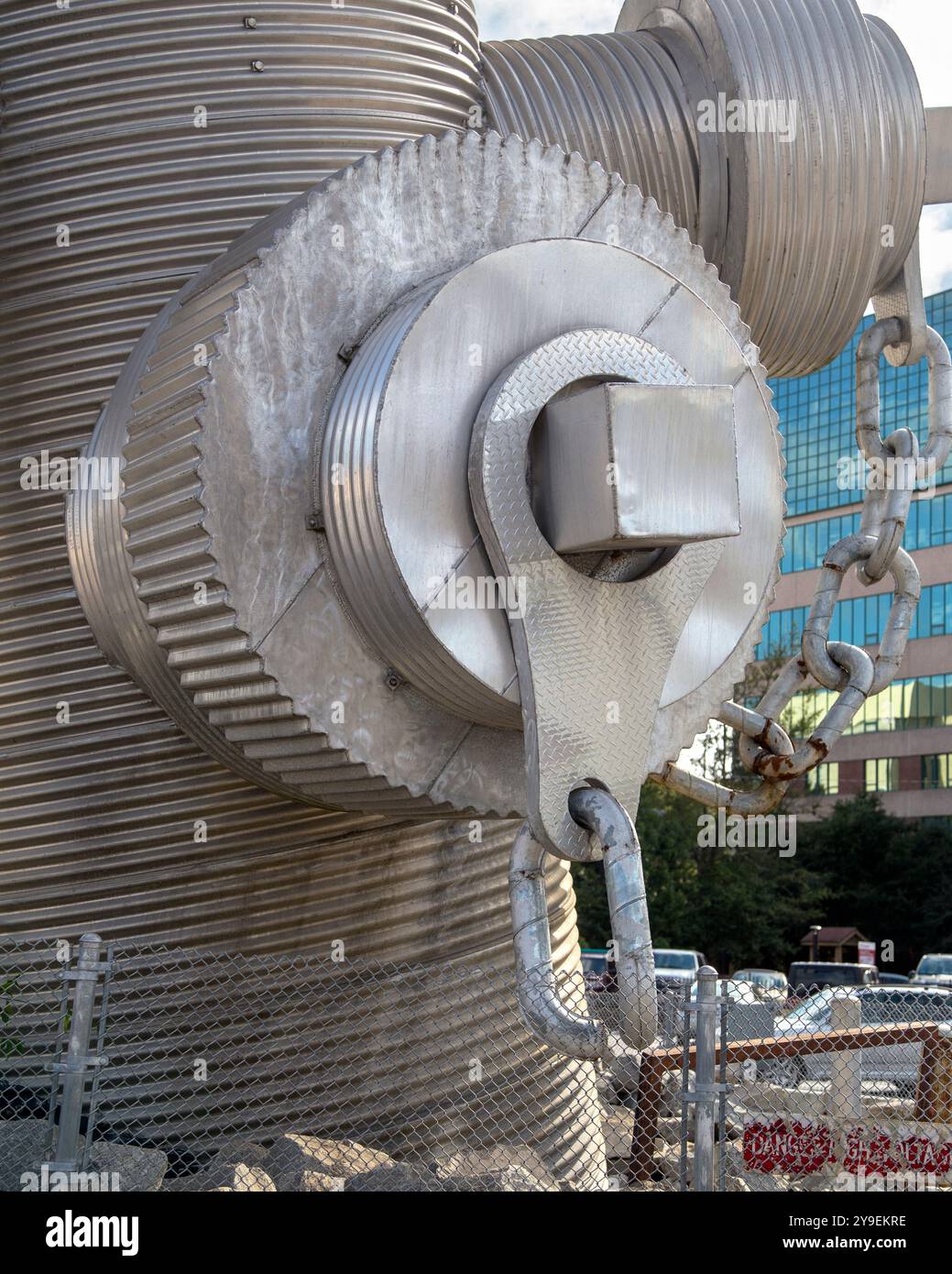 World's Largest Fire Hydrant Busted Plug Plaza, Taylor Street Columbia ...