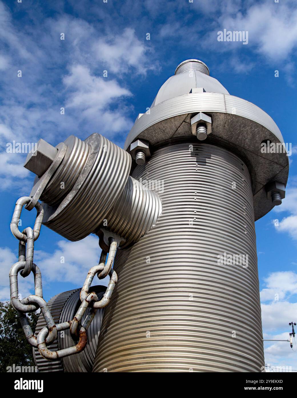 World's Largest Fire Hydrant Busted Plug Plaza, Taylor Street Columbia ...