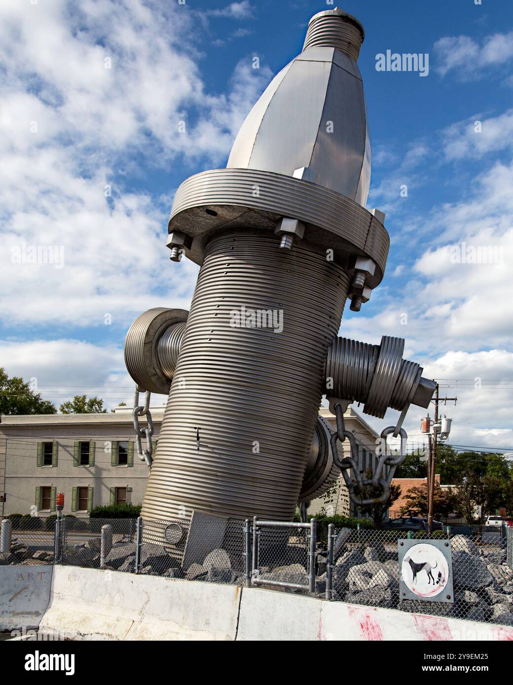 World's Largest Fire Hydrant Busted Plug Plaza, Taylor Street Columbia ...