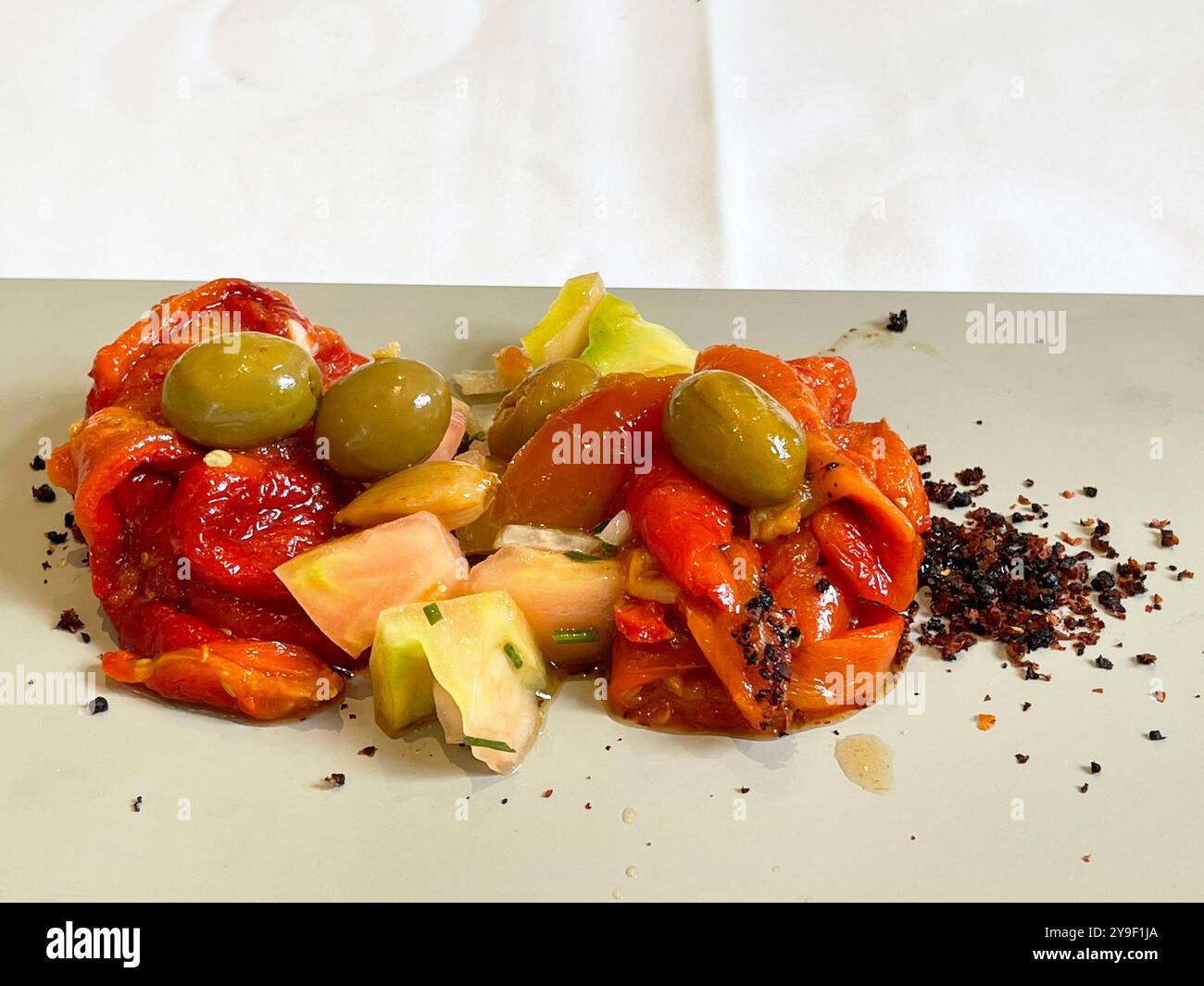 Ensaladas de tomate hi-res stock photography and images - Alamy