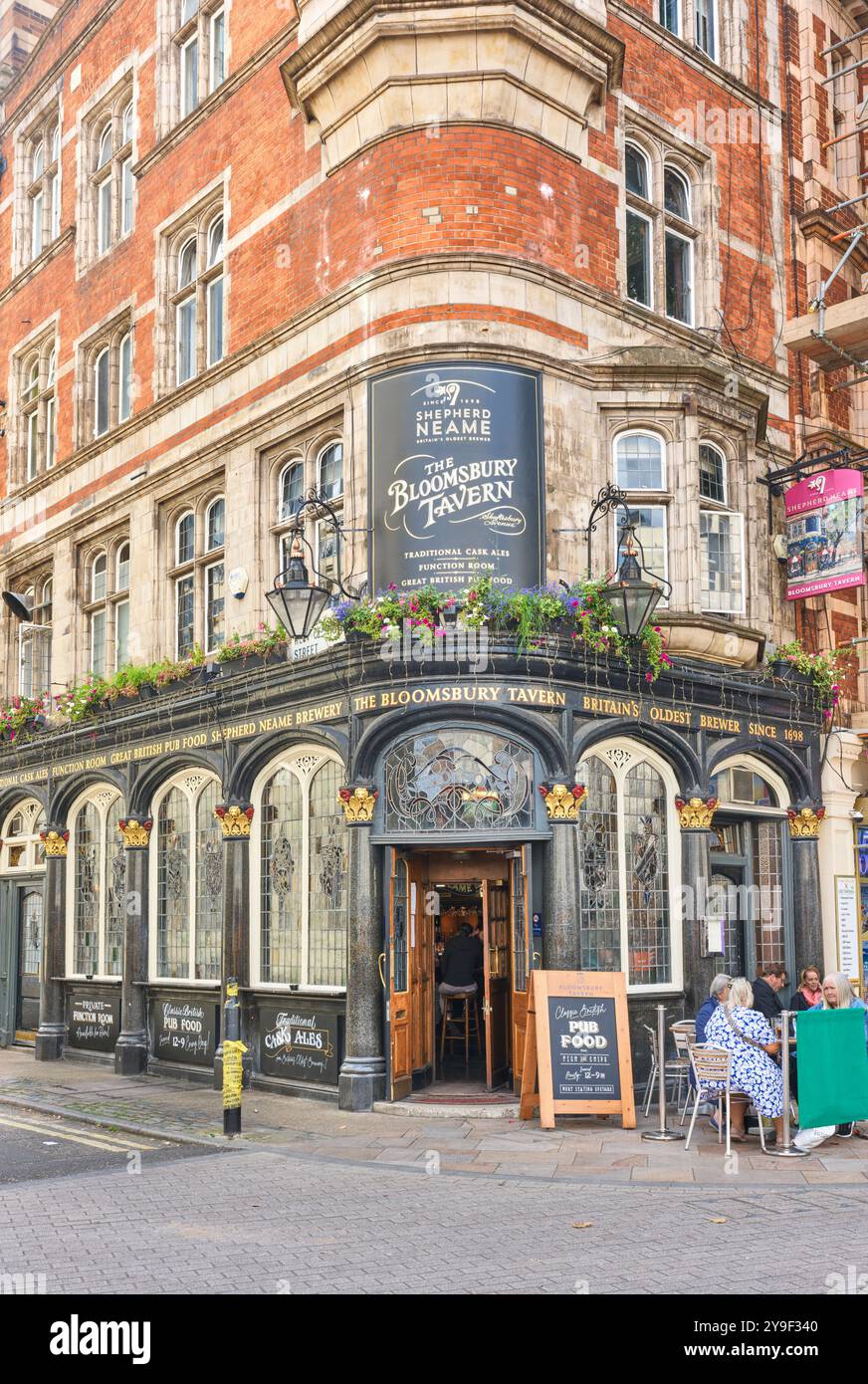The Bloomsbury Tavern, Shepherd Neame, britain's oldest brewer since 1698, London, England Stock ...