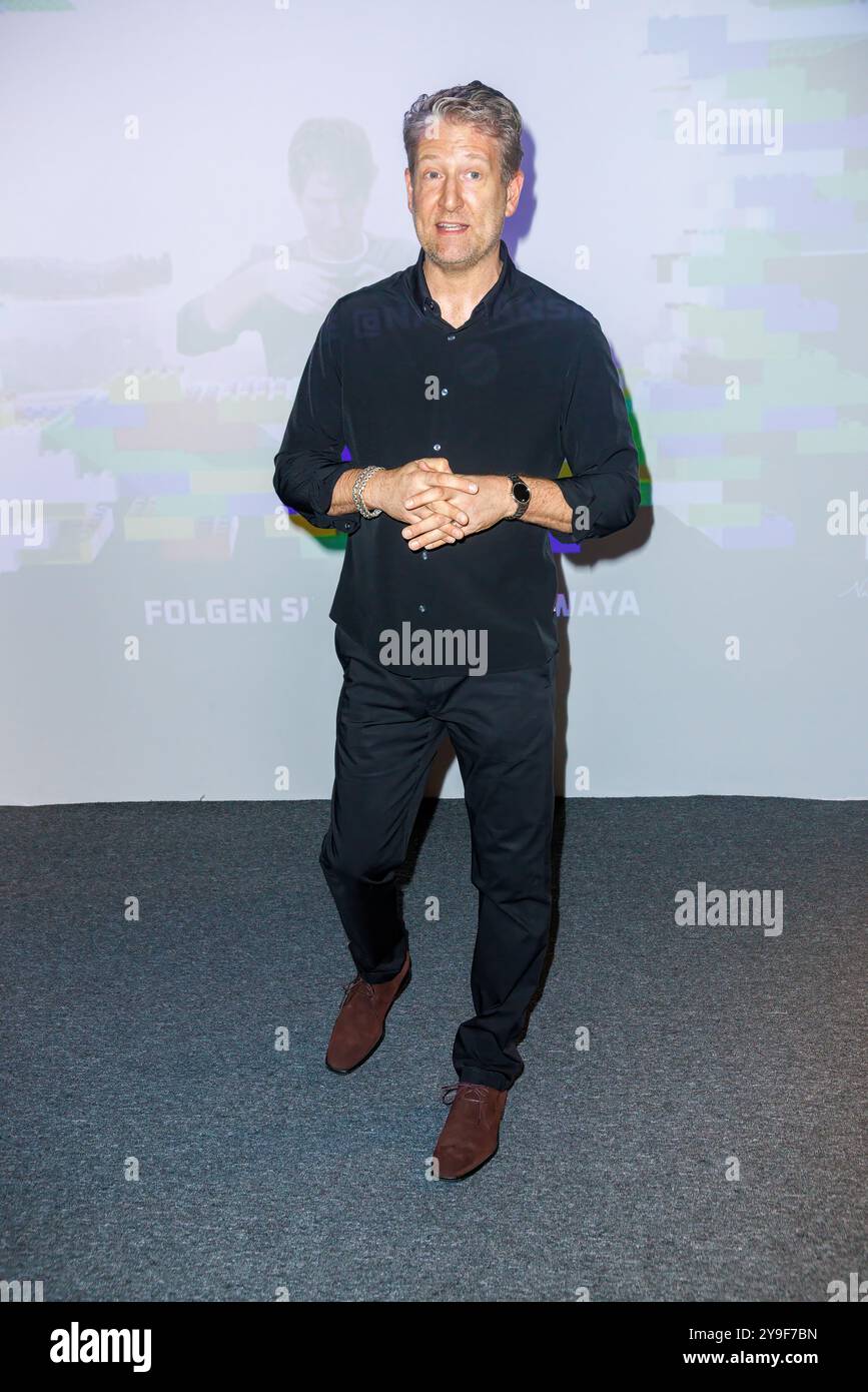 American lego artist hi-res stock photography and images - Alamy