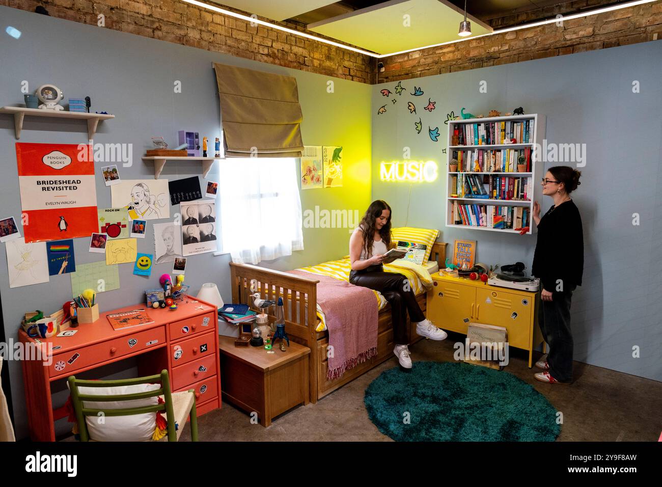 Replica of Charlie's (Joe Locke) bedroom from the series Heartstopper ...