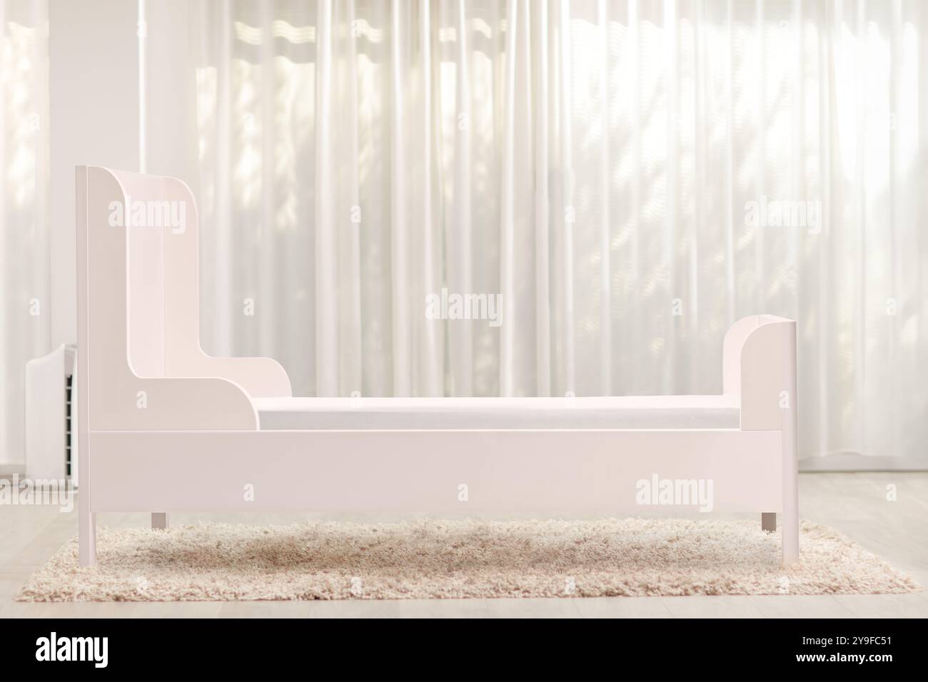 Empty bed top view hi-res stock photography and images - Alamy
