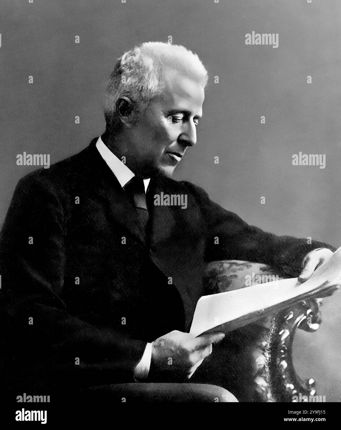 Doctor joseph bell hi-res stock photography and images - Alamy