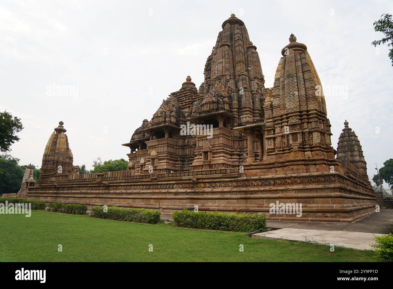 Lakshmana Temple. It is dedicated to the Vaikuntha form of Vishnu ...