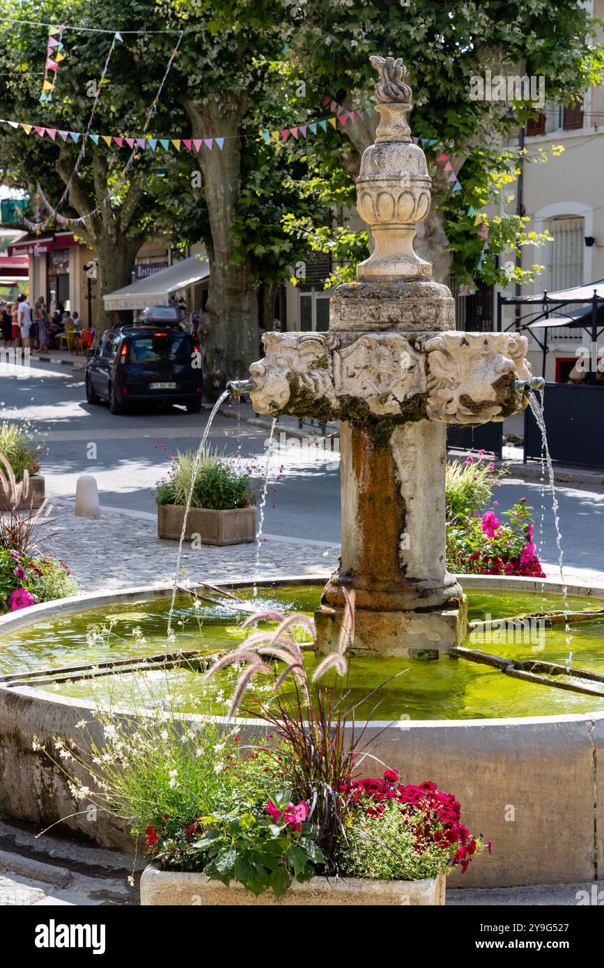 Typical Provencal architecture, Puimichel, Provence, France Stock Photo ...