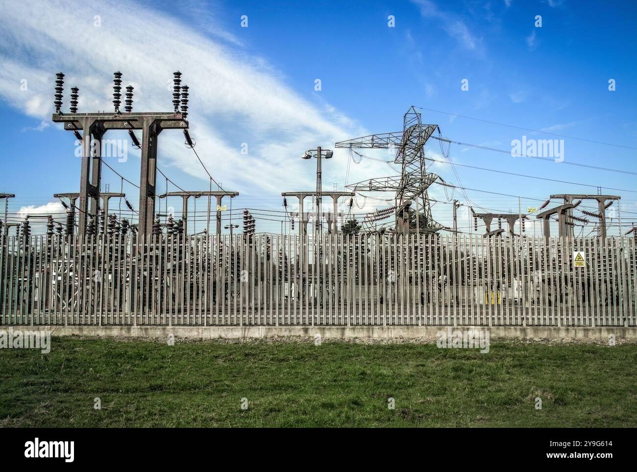 Electrical substation uk hi-res stock photography and images - Alamy