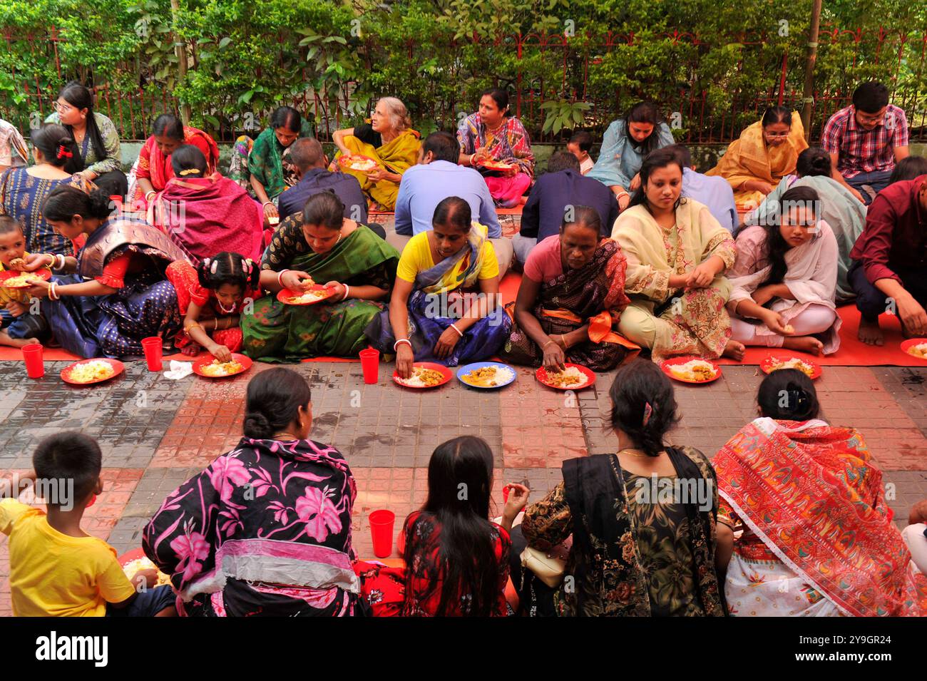 Sylhet, Bangladesh. 10th Oct, 2024. Devotees joined to take Maha Prasad ...