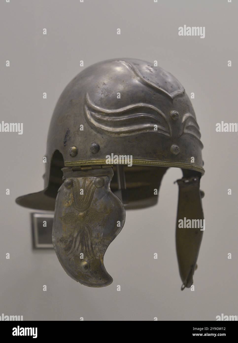 Ancient roman helmet hi-res stock photography and images - Alamy
