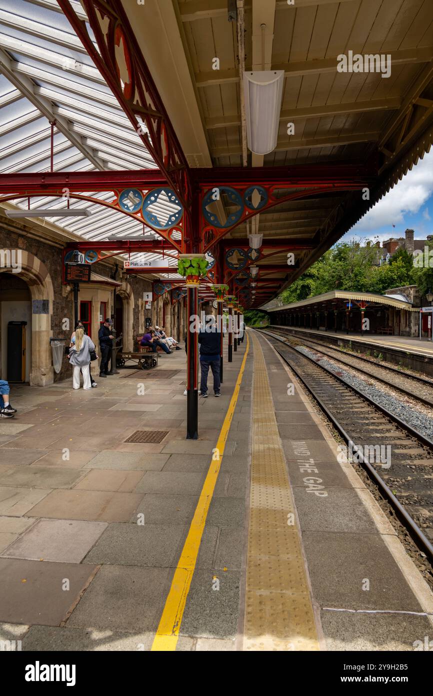 The platform of Great Malvern railway station Stock Photo - Alamy