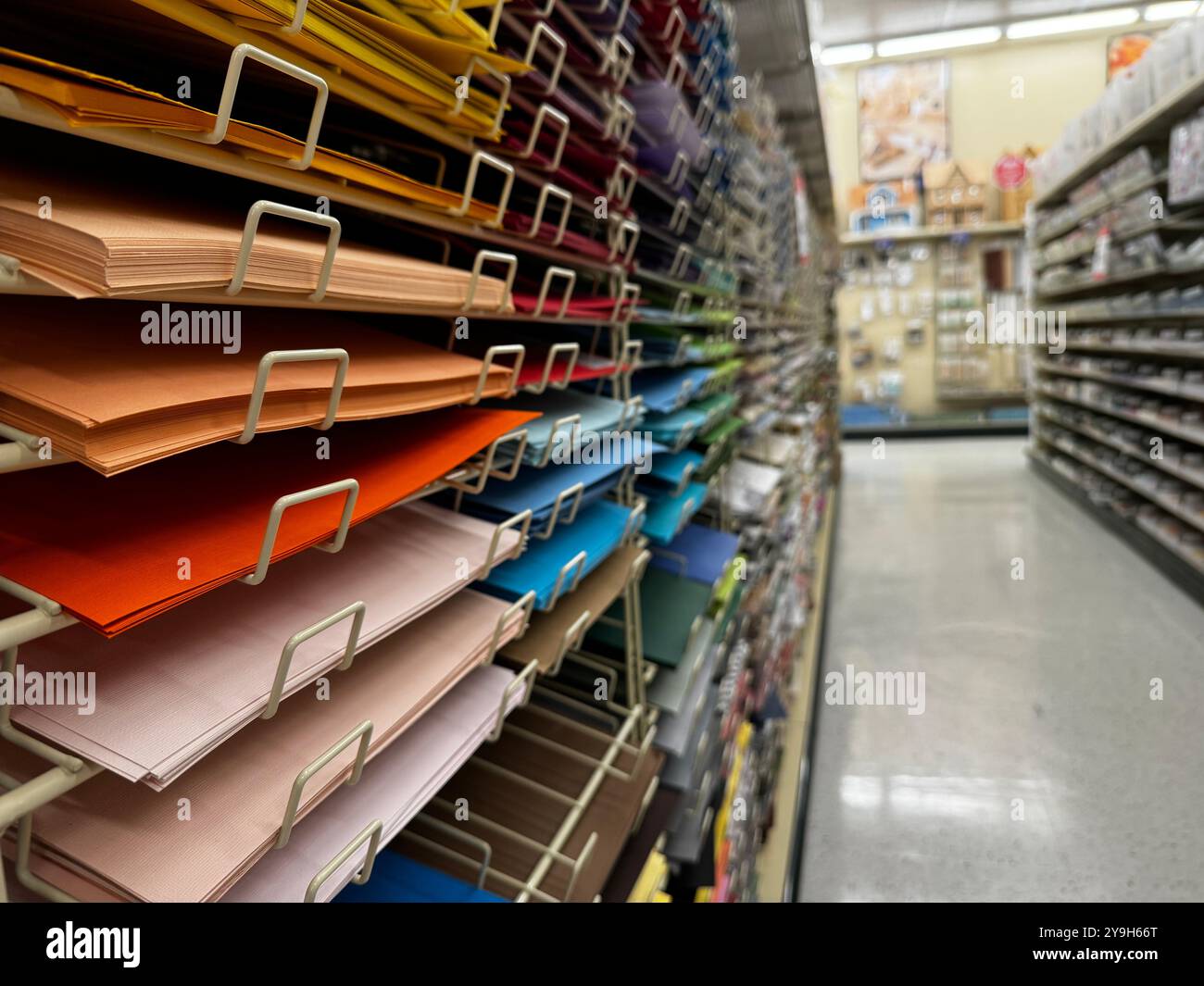 Paperdisplay hi-res stock photography and images - Alamy