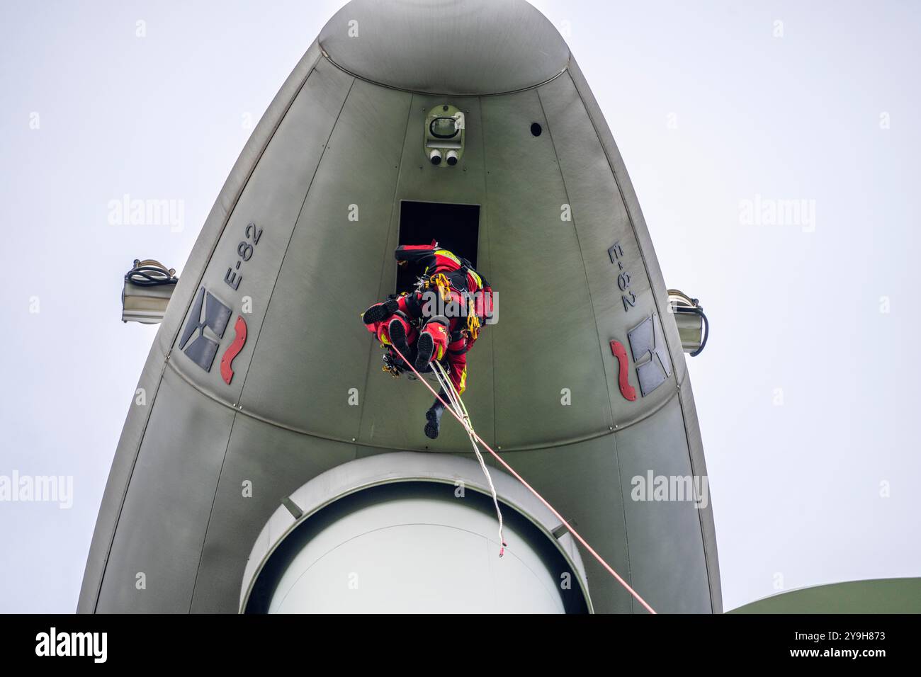 Height rescuers from the Gelsenkirchen professional fire department ...