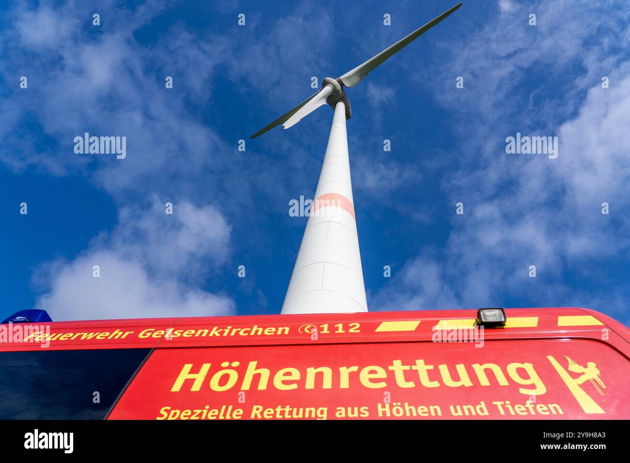 Height rescuers from the Gelsenkirchen professional fire department ...