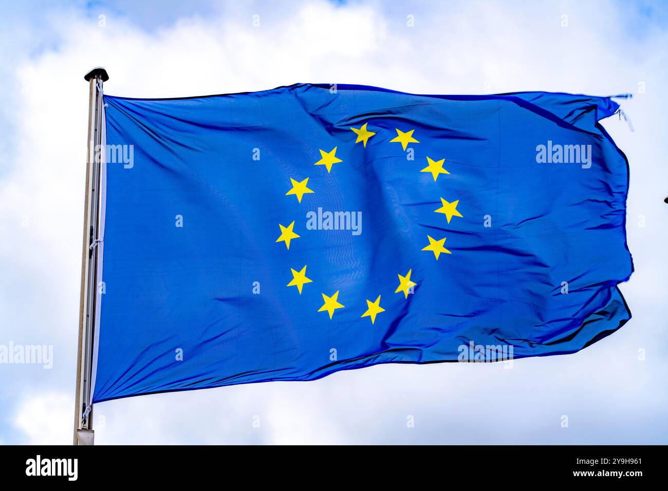 Eu flag blowing hi-res stock photography and images - Alamy