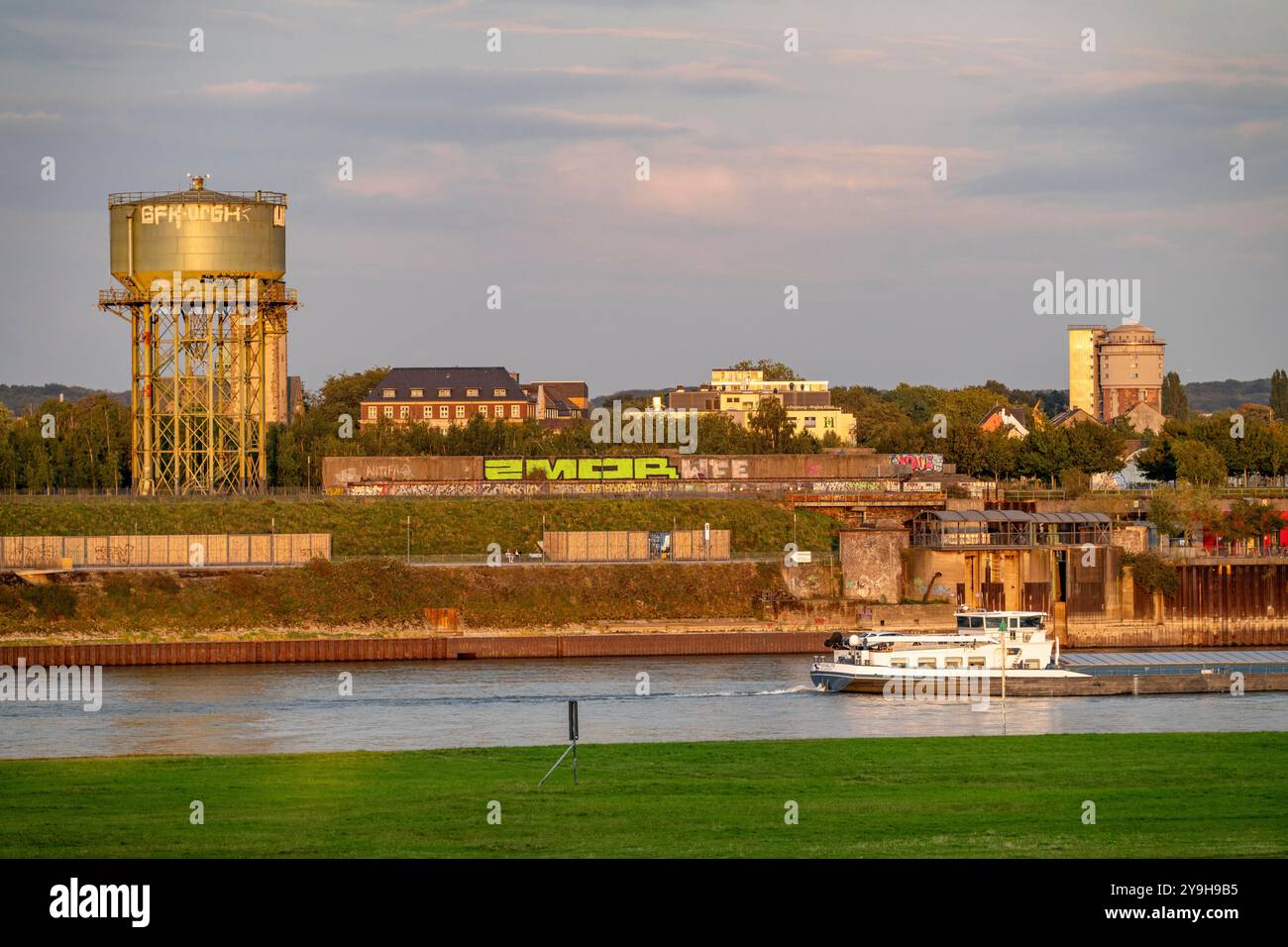 The Rheinpark in Duisburg-Hochfeld, former industrial area, steel ...