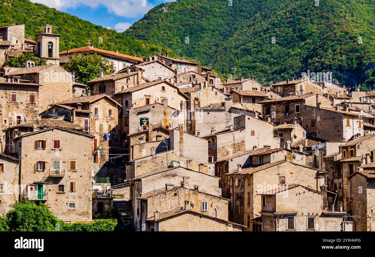 Picturesque village of Scanno with typical stone houses, Abruzzo ...