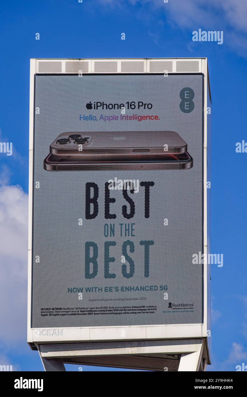 Iphone16 pro hi-res stock photography and images - Alamy