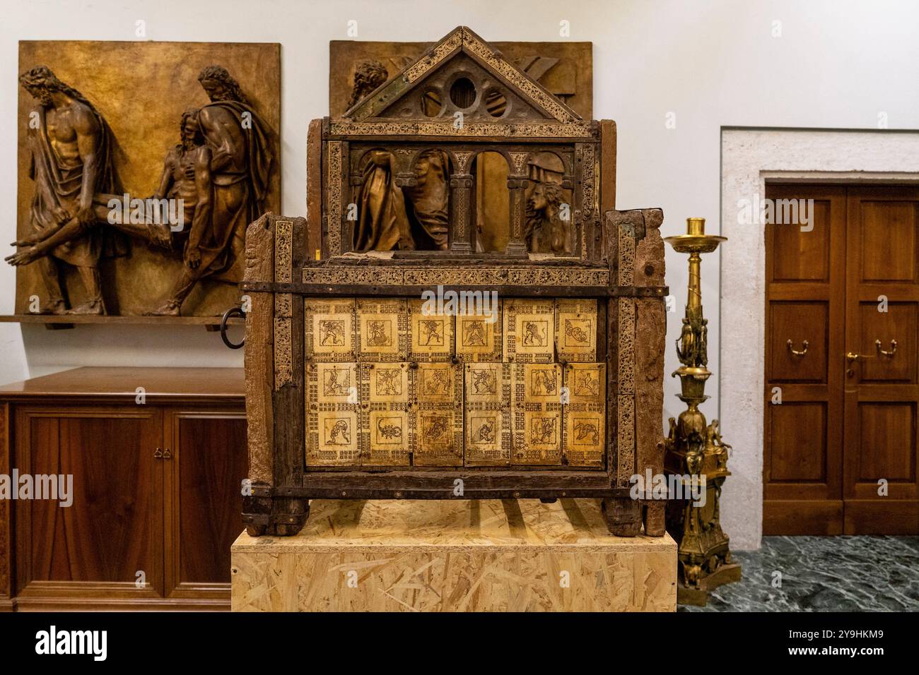 Vatican City, Vatican. 8th Oct, 2024. The relic of a wooden throne ...