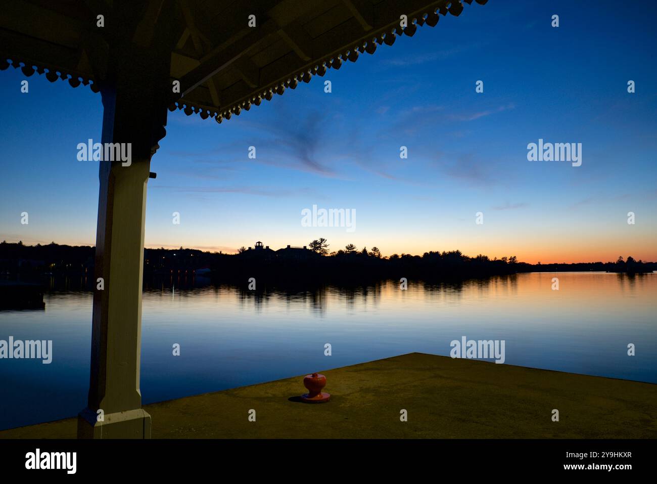 Water surface in twilight hi-res stock photography and images - Alamy