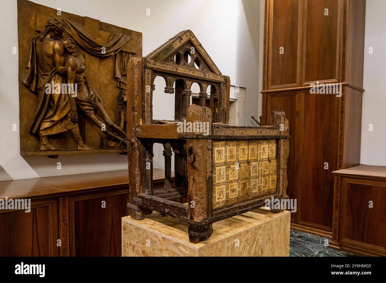 Vatican City, Vatican. 08th Oct, 2024. The relic of a wooden throne ...