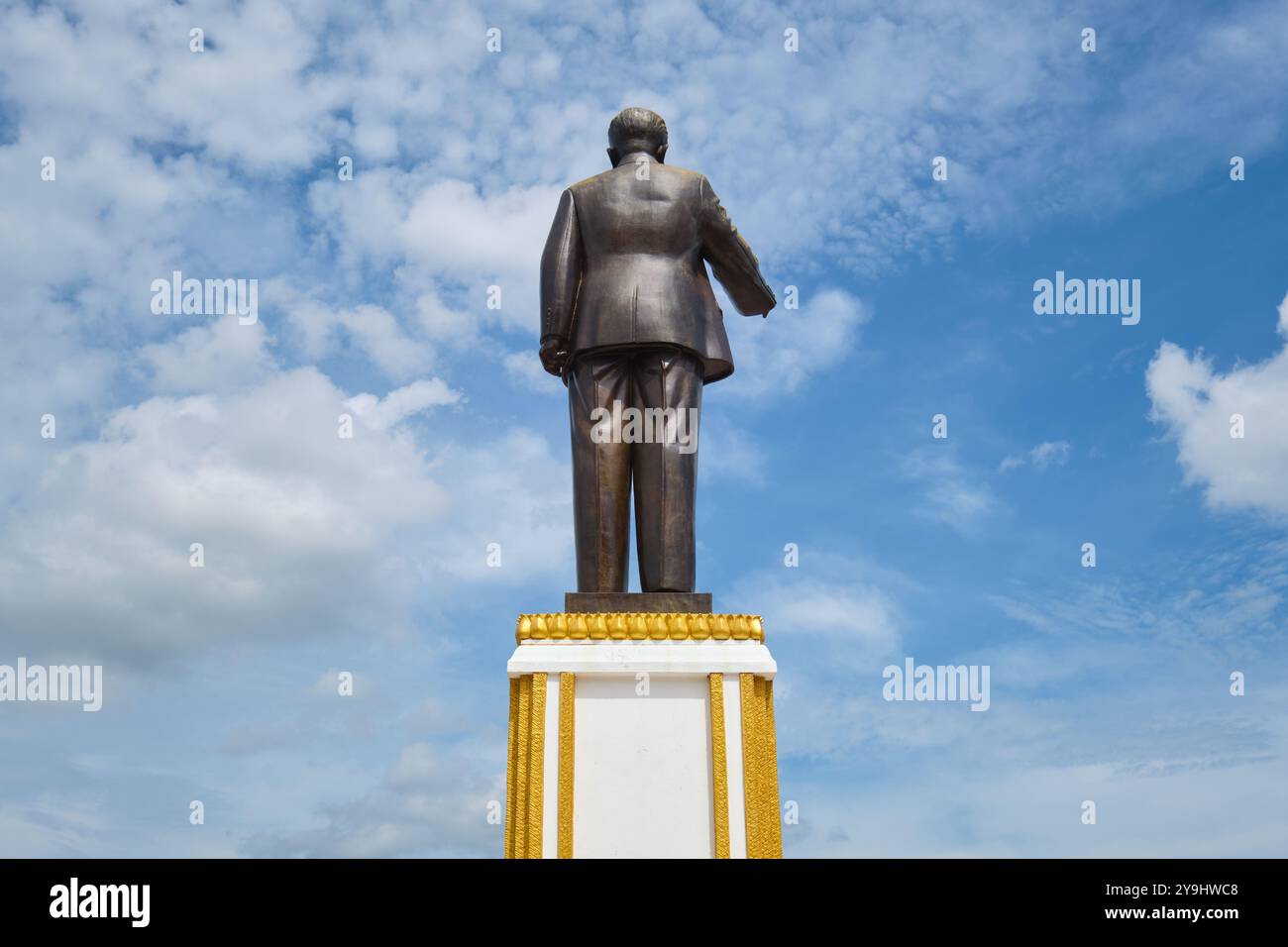 The back of the standing bronze statue of the great leader in front of ...