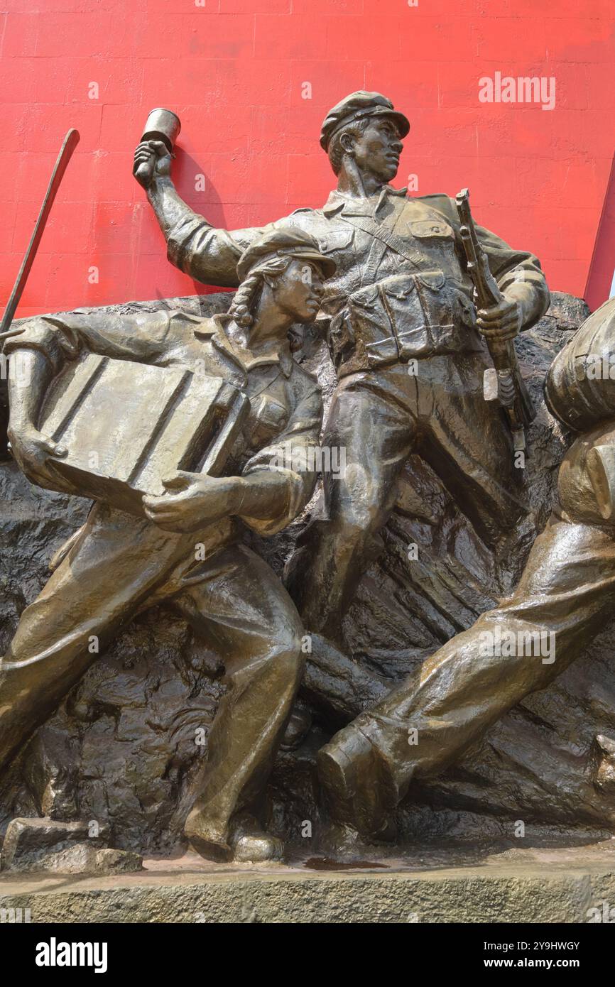 Patriotic monument, statue of independence, including throwing a hand ...