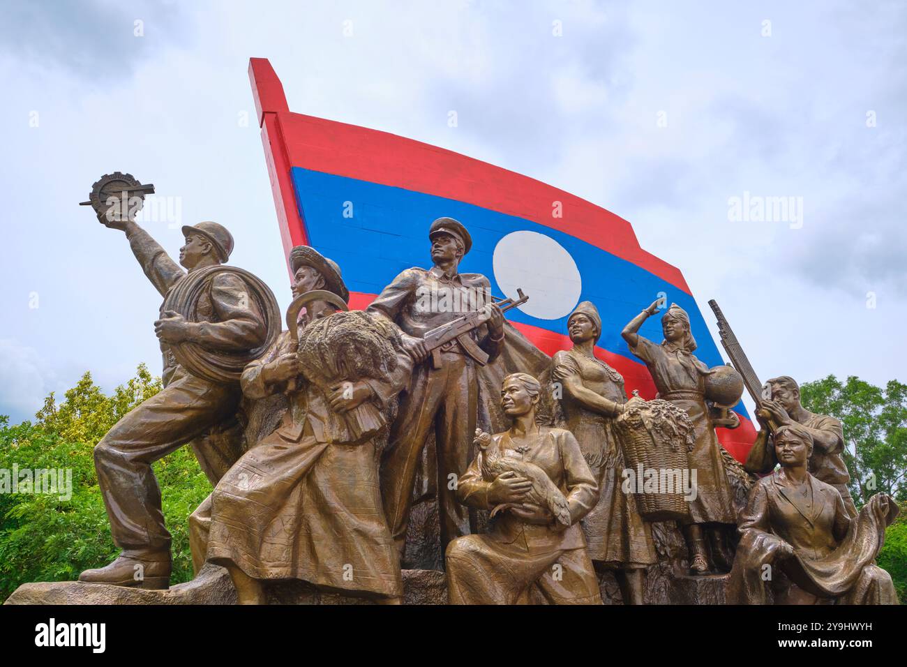 Patriotic monument, statue of independence, including a woman with a ...